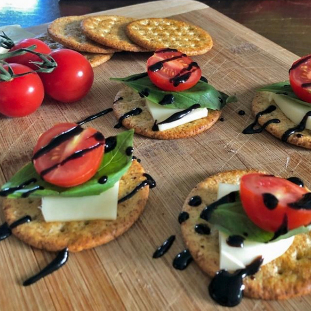 Crackers Breton Basil & Olive Oil 225g — Gourmet World Foods